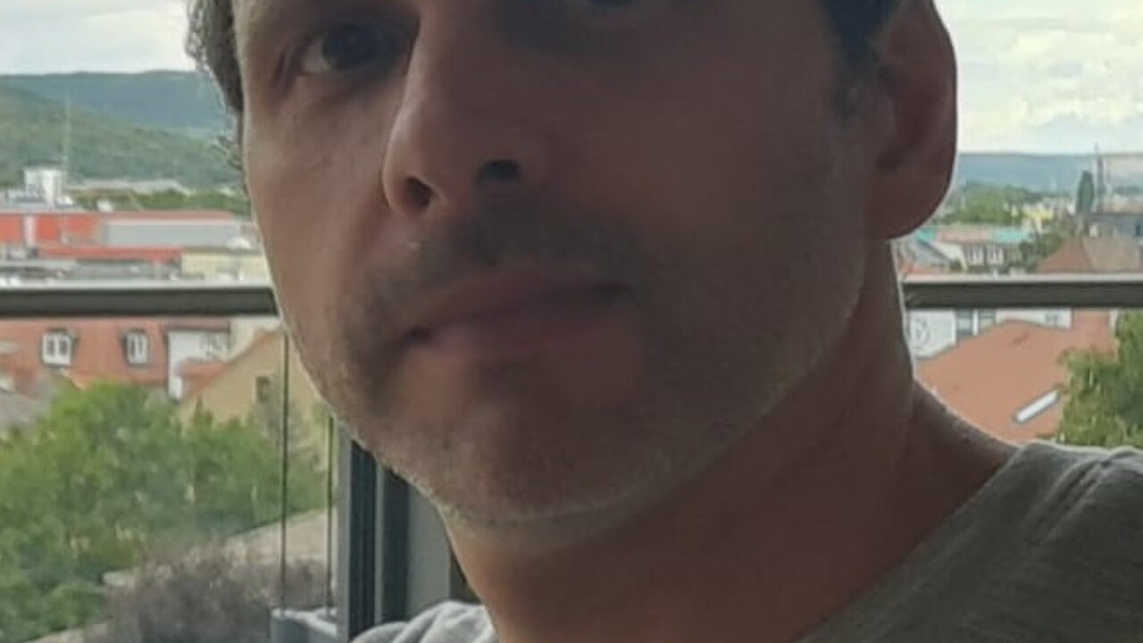 Dr. Evgenii Matveev (Post-Doc seit 05/2023) - Modell Romantik